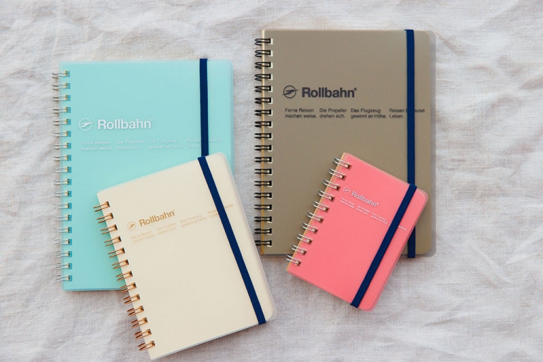 「Rollbahn（ロルバーン）」愛が高じてコラボモデルも!? “堤信子式”使いこなしとコレクションする理由 | @Living アットリビング