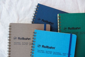 進化する定番ノート「Rollbahn（ロルバーン）」が20年経ってもファンを増やし続ける理由 | @Living アットリビング
